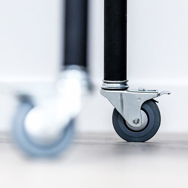 Tubes poseur table with shelf